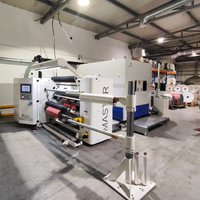 The new JURMET MASTER slitter is already in our machine park! - KB Folie
